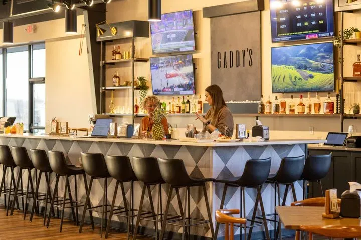Caddy's Golf Lounge & Craft Eatery - Updated October 2025