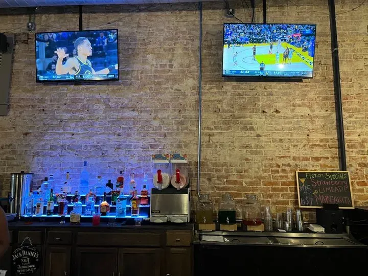 Front Street Bar and Lounge - Updated October 2025
