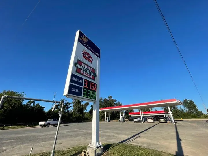 Handi Mart #12 / Krispy Chicken | Grand Ridge, FL | Checkle