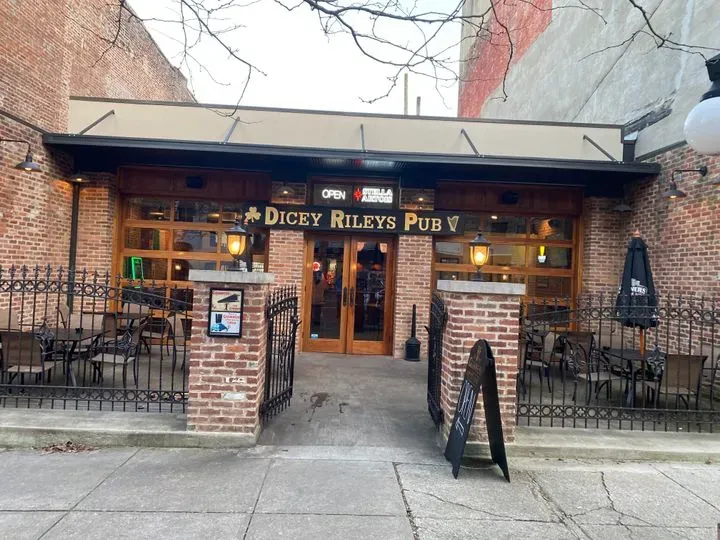 Dicey Riley's Irish Pub - Updated November 2025