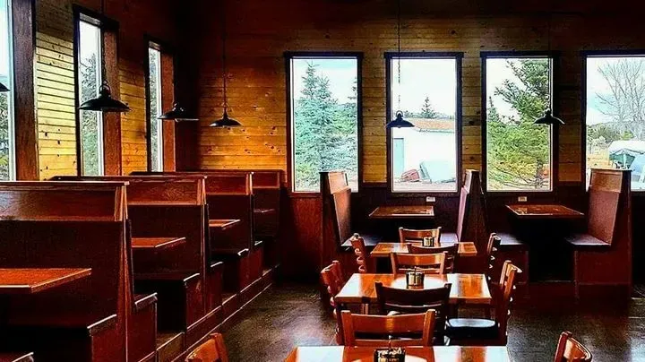 Green River Bar Grill And Steak House Dutch John Resort At Flaming ...