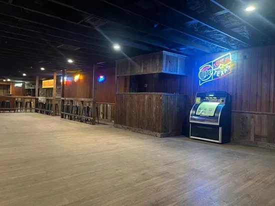 Henry's Hideout | Plantersville, TX | Checkle
