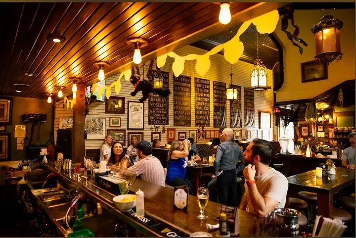 The Cat & Fiddle Pub & Restaurant | West Hollywood, CA | Checkle