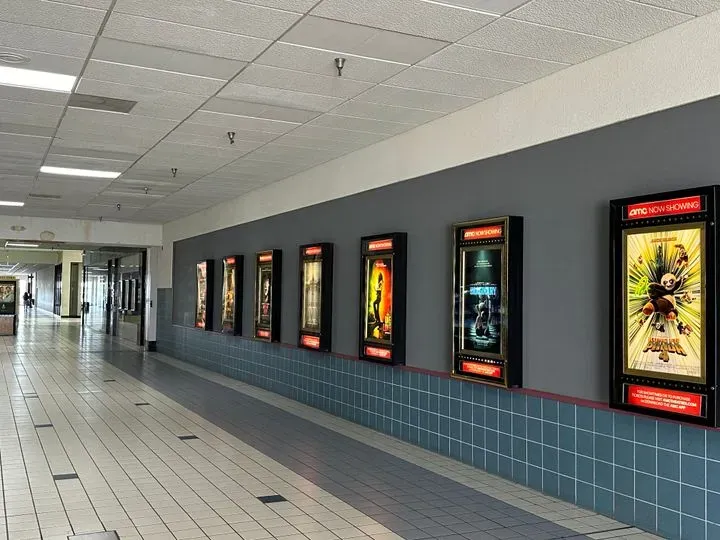 AMC Peru Mall 8 | Peru, IL | Checkle