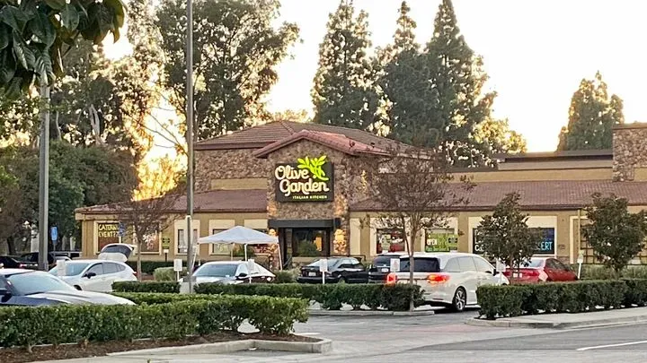 Olive Garden Italian Restaurant | Cerritos, CA | Checkle