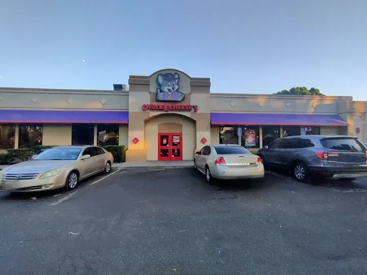 Chuck E Cheese West Hills