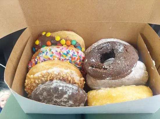 Dixie Cream Donuts | Fort Pierce, FL | Checkle