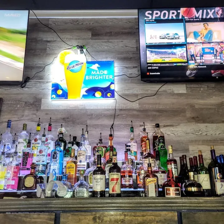 JJ's Bar & Grille | Apollo Beach, FL | Checkle