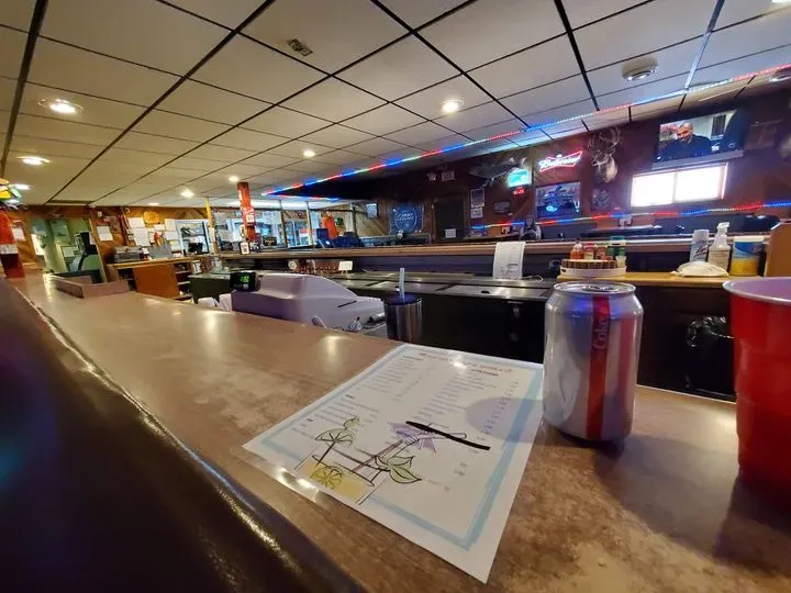Minnie’s Stillhouse Bar & Grill | Felton, MN | Checkle