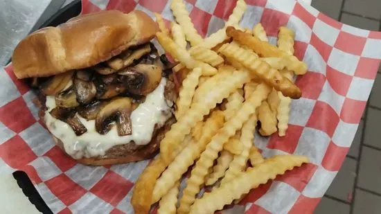 The Double Z Bar and Grill | Cedar Rapids, IA | Checkle