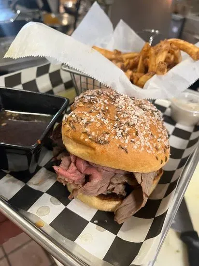 290 Slide, Sports Bar & Grill | Tonawanda, NY | Checkle