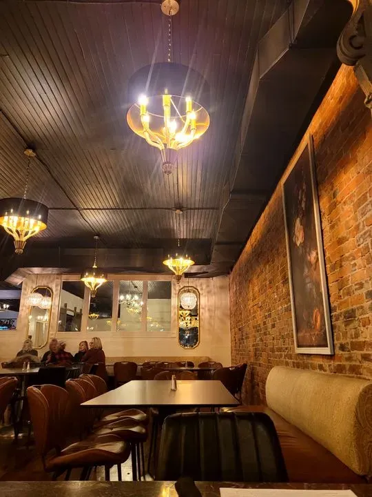 1819 The Restaurant | Lawrenceburg, TN | Checkle