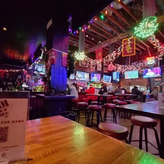 901 Bar and Grill | Los Angeles, CA | Checkle