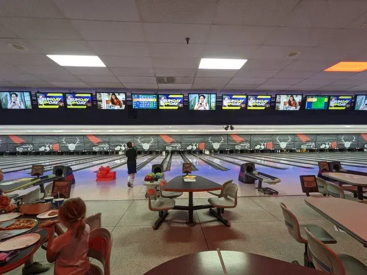 Bowlero Deer Park | Lake Zurich, IL | Checkle