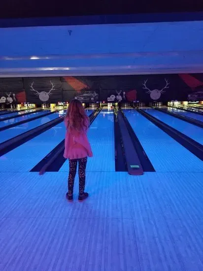 Bowlero Deer Park | Lake Zurich, IL | Checkle