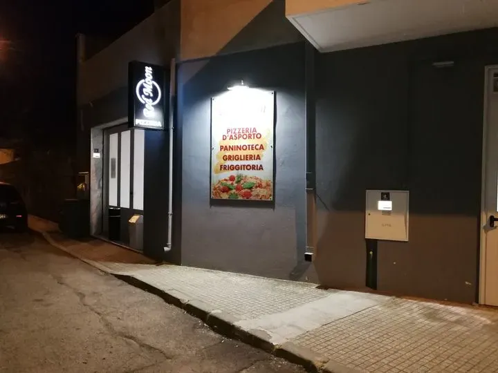 Red Moon Pizzeria Paninoteca Griglieria Friggitoria | Palmariggi ...